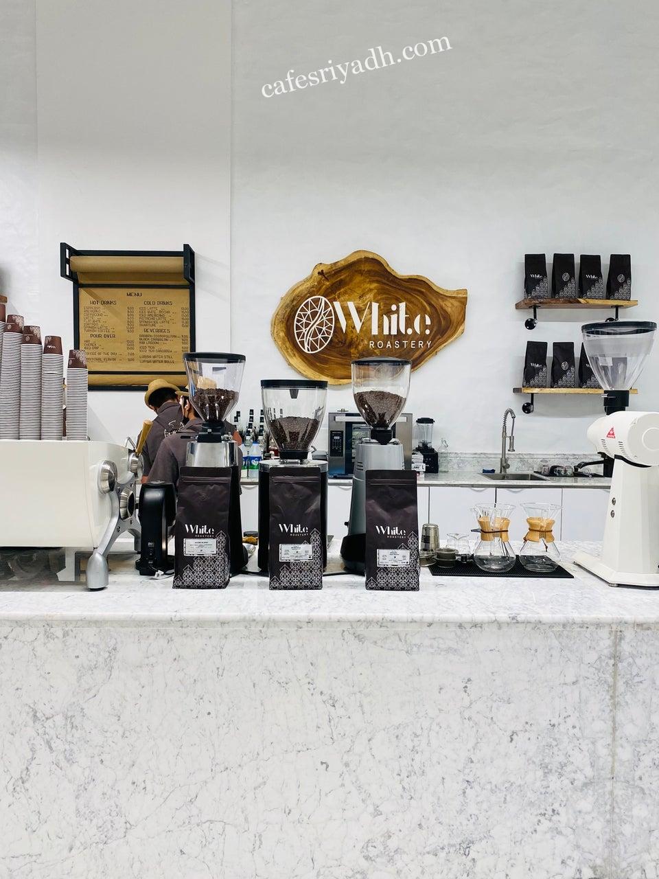 كافيه White Roastery الرياض (الأسعار + المنيو + الموقع ) -